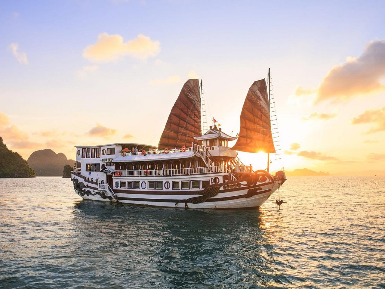 Royal Palace Cruise - Halong Bay Cruise | Old Quarter Travel